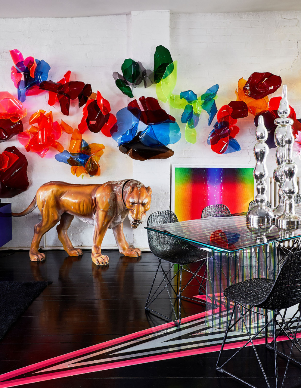 A Look at the Wildest Room I’ve Seen in a While ! | Velvet Jungle ...